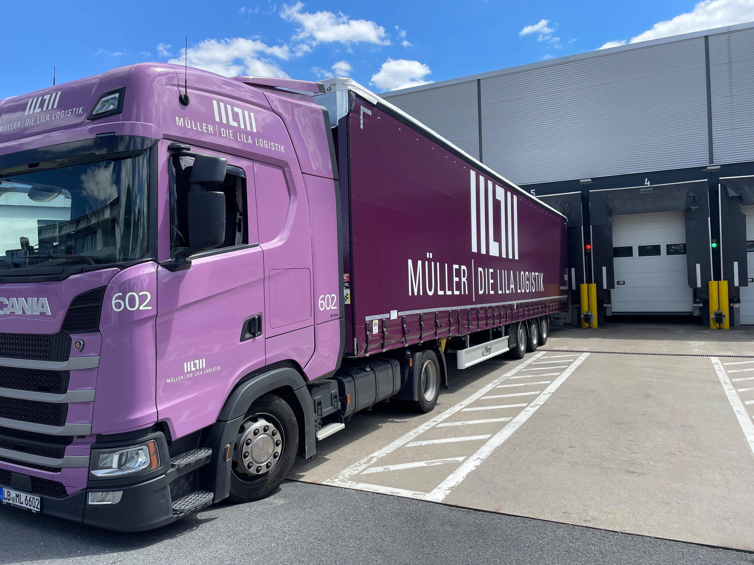 Müller - Die lila Logistik | Fuhrpark